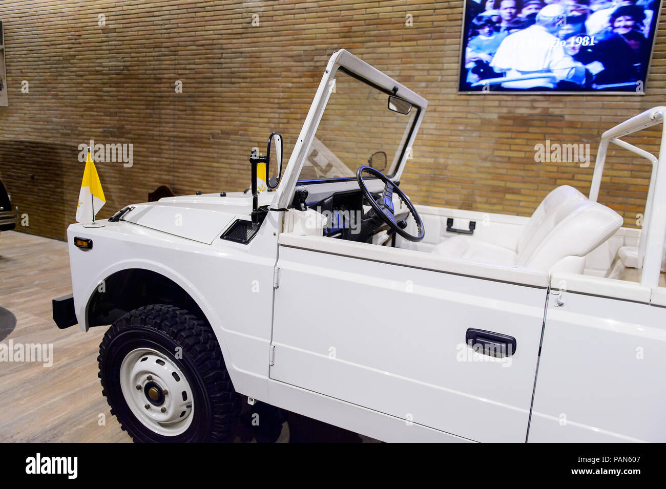 VATICAN, VATICAN CITY - MAY 7, 2016: Pope Automobiles, Hall of the ...