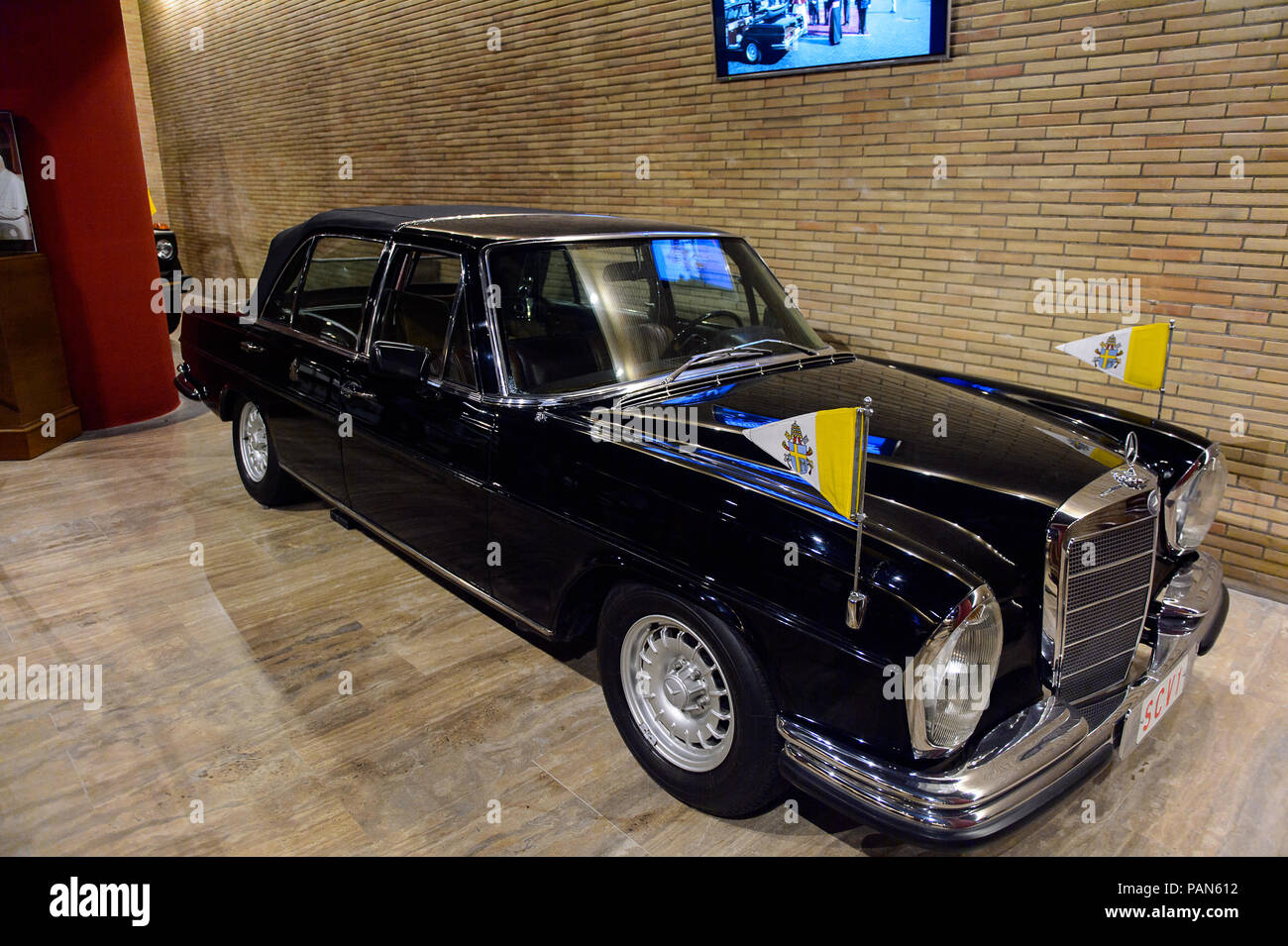 VATICAN, VATICAN CITY - MAY 7, 2016: Pope Automobiles, Hall of the ...