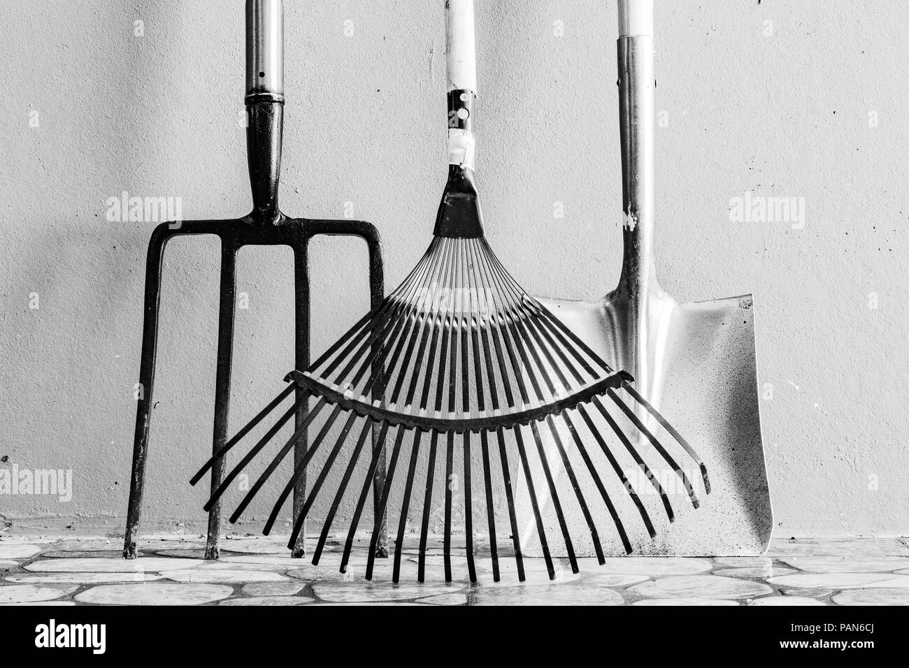 Leaf rake hi-res stock photography and images - Alamy