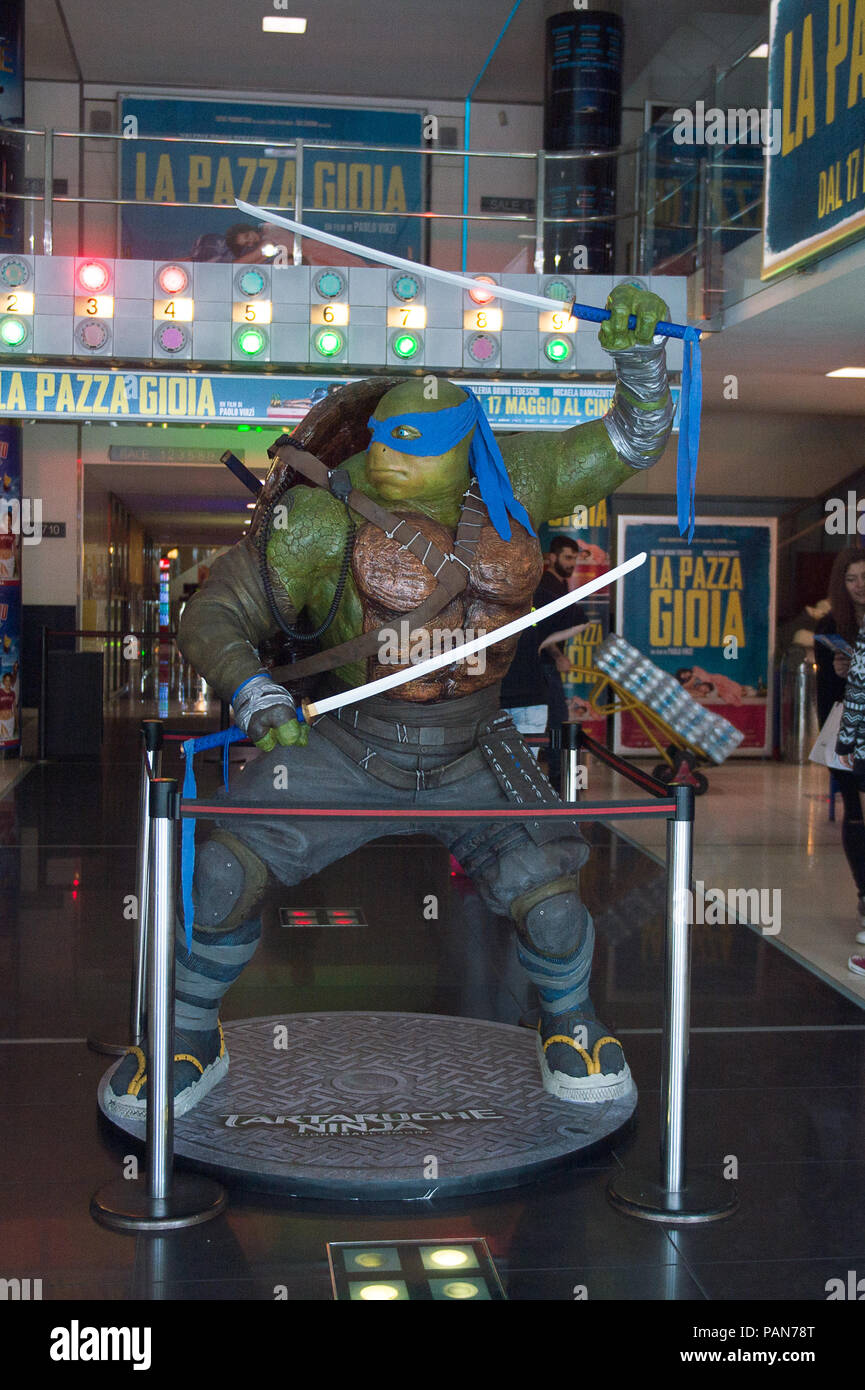 Teenage mutant ninja turtles cartoon hi-res stock photography and ...