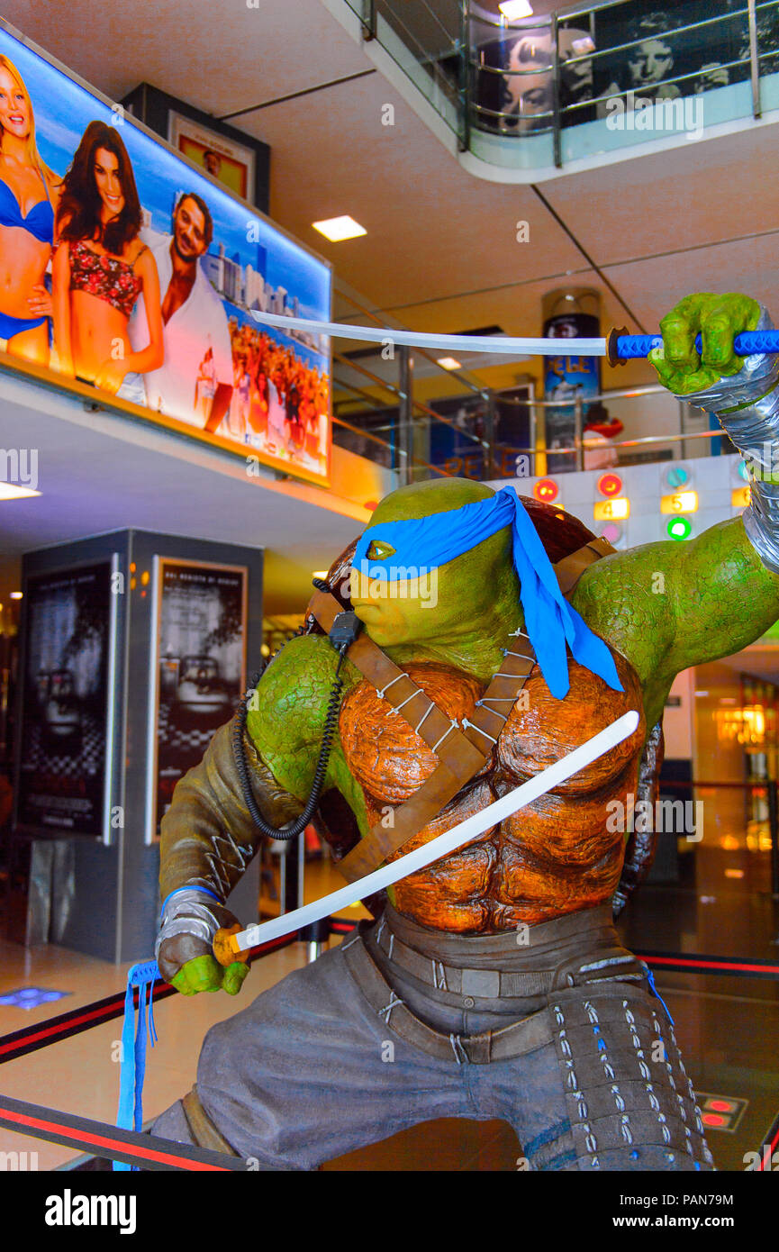 Splinter teenage mutant ninja turtles hi-res stock photography and ...