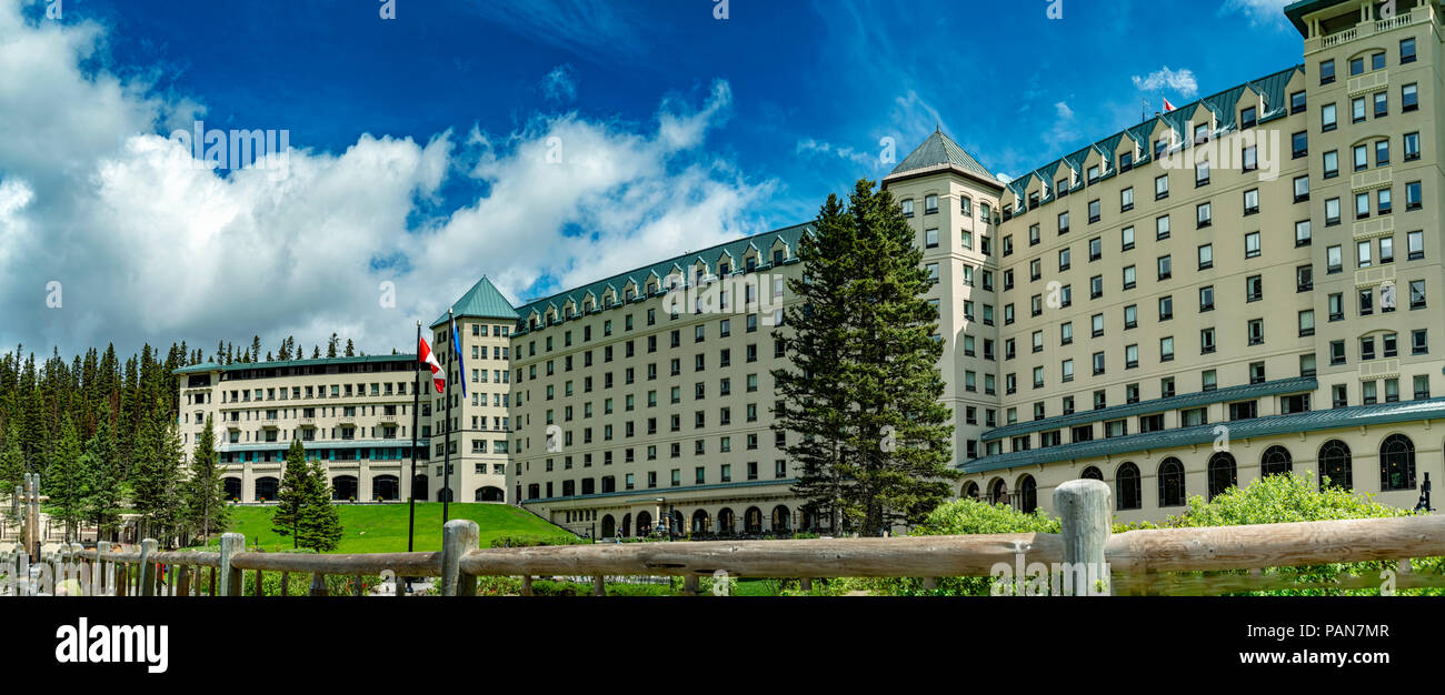 Wonderful canada - Panorama vies of FAIRMONT CHATEAU LAKE LOUISE. Banff ...