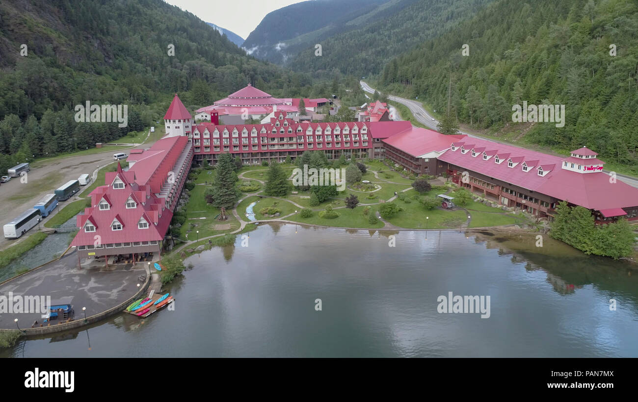 Wonderful canada - Beautiful Three Valley Lake Chateau 1. Revelstoke ...