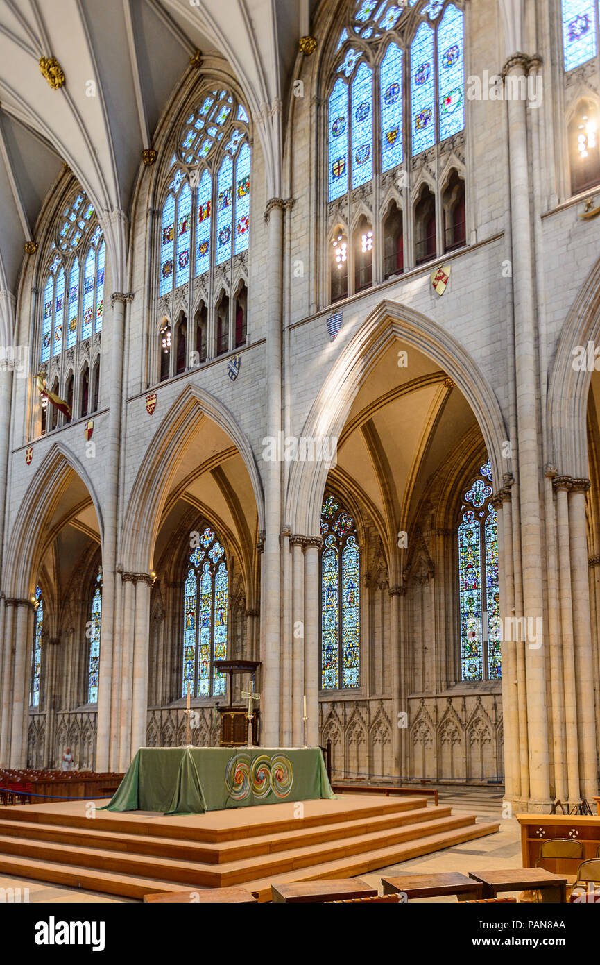 YORK, ENGLAND - july 19, 2016: York Minster (Cathedral and ...