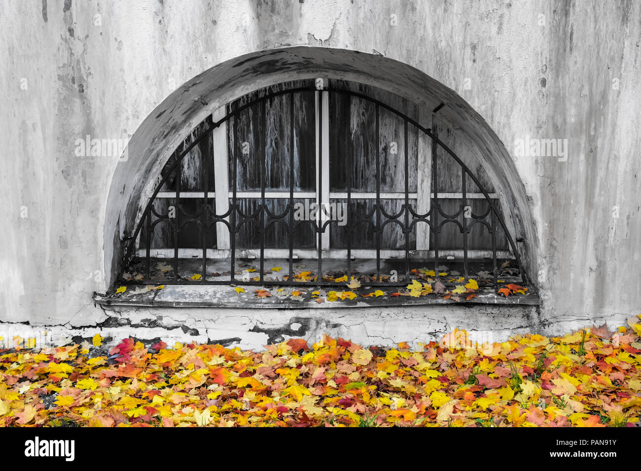 Grid of building hi-res stock photography and images - Alamy