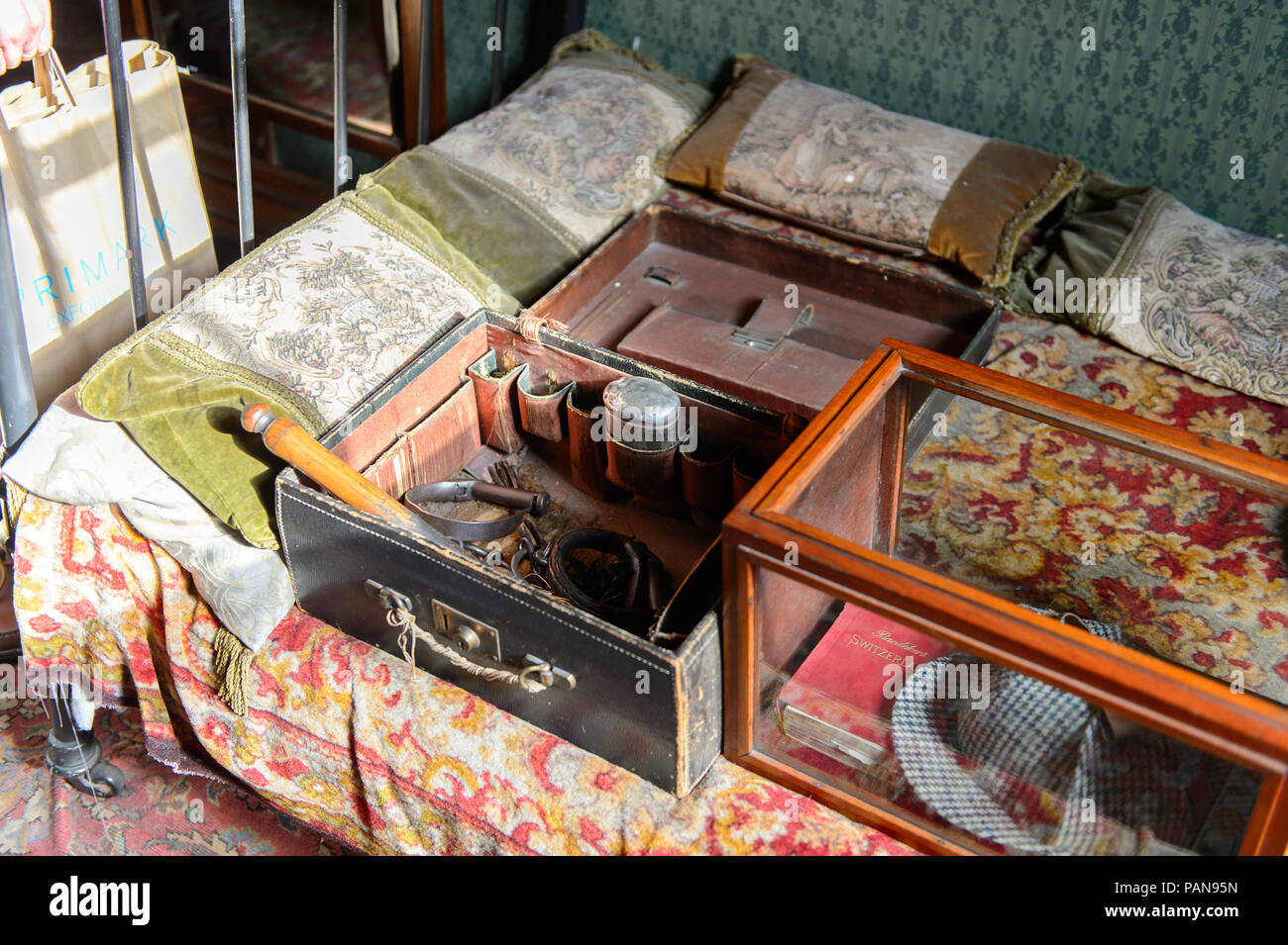 221 baker street hi-res stock photography and images - Alamy