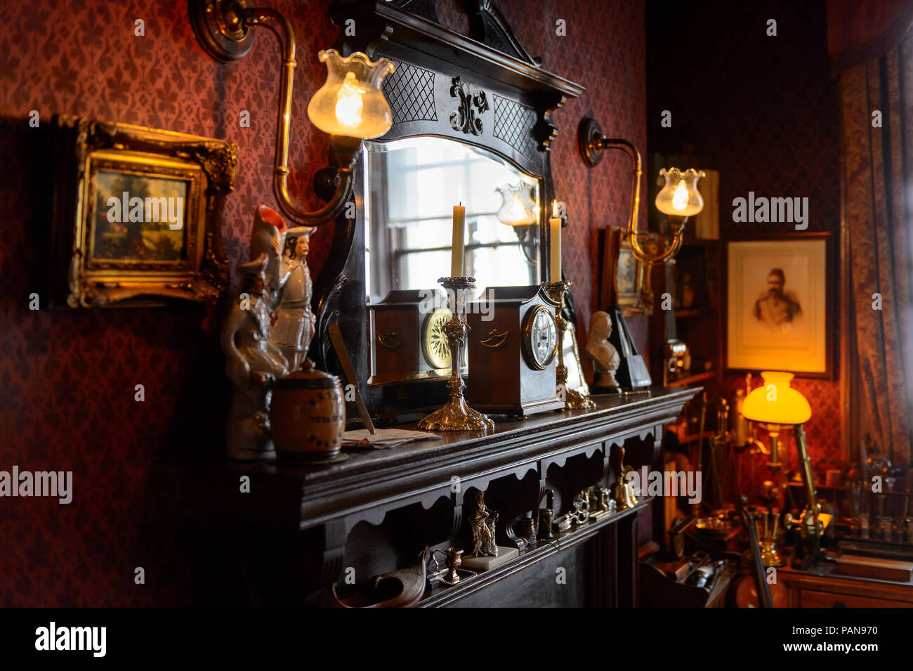 LONDON, ENGLAND - JUL 22, 2016: Main living room of the Sherlock Holmes ...