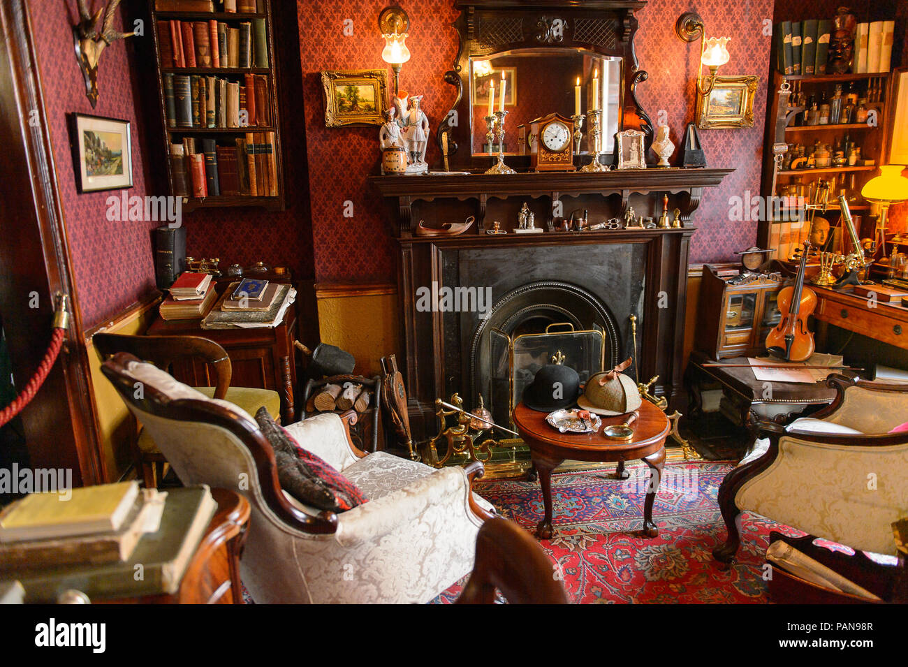 LONDON, ENGLAND - JUL 22, 2016: Main living room of the Sherlock Holmes ...