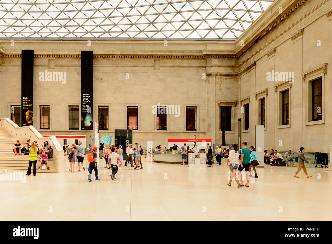 LONDON, ENGLAND - JUL 24, 2016: Large atrium of the British Museum ...