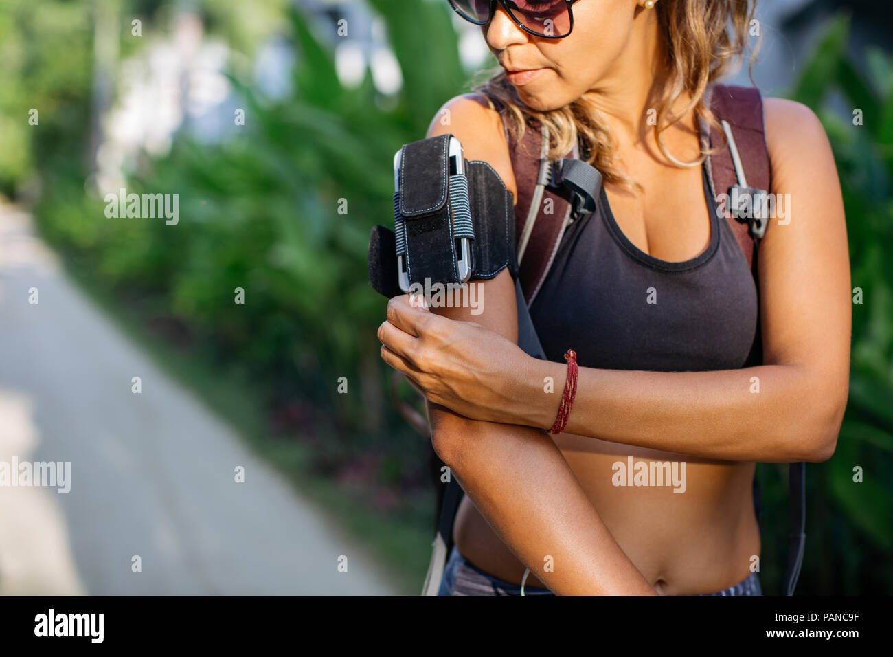 Upper arm hi-res stock photography and images - Alamy