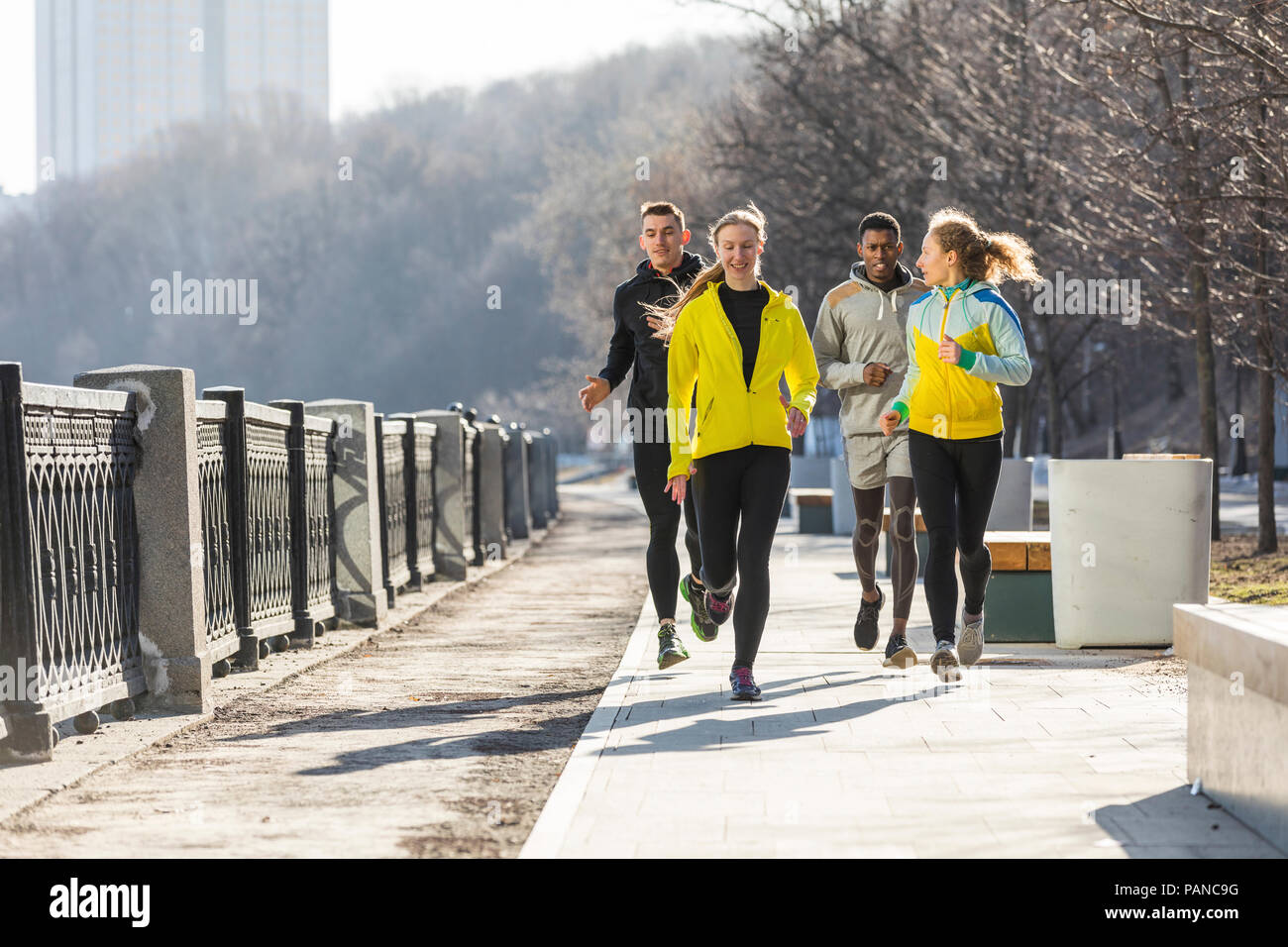 Activewear friends hi-res stock photography and images - Alamy