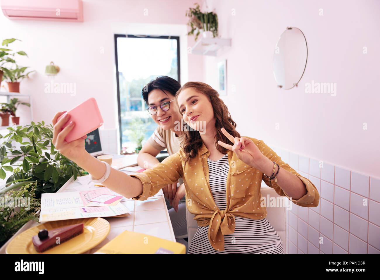 Good looking room hi-res stock photography and images - Alamy