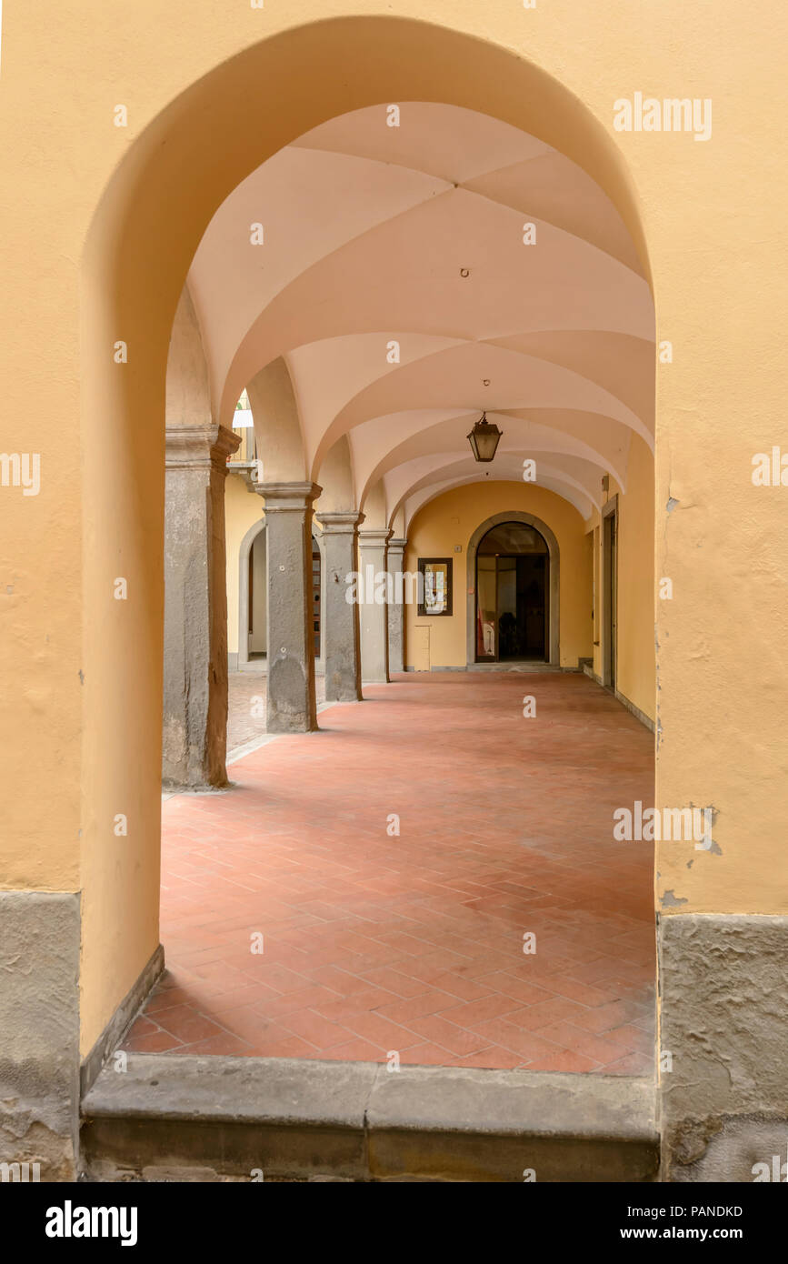 Vaulted arcade hi-res stock photography and images - Alamy