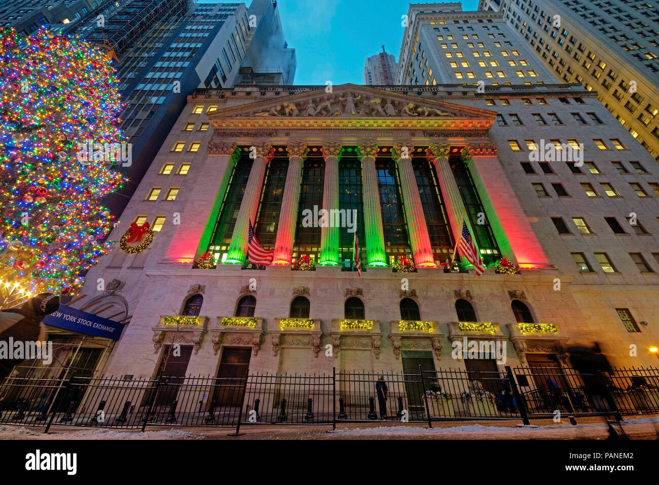 The Stock Exchange Building in Wall Street at Christmas time, Manhattan ...