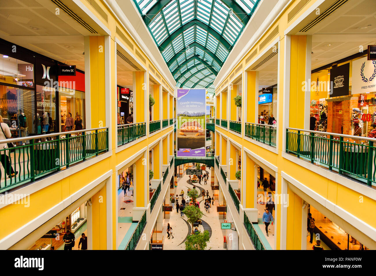 Colombo shopping centre hi-res stock photography and images - Alamy