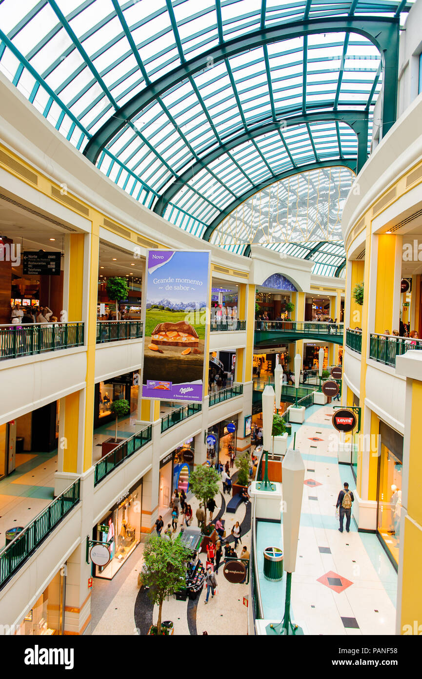 Colombo shopping centre hi-res stock photography and images - Alamy