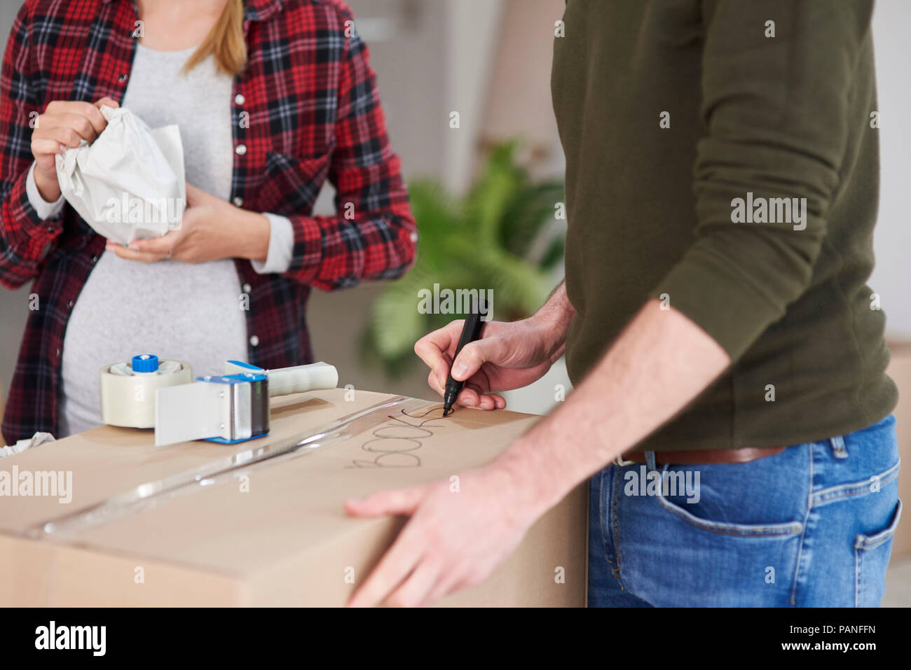 Packing boxes moving house hi-res stock photography and images - Alamy