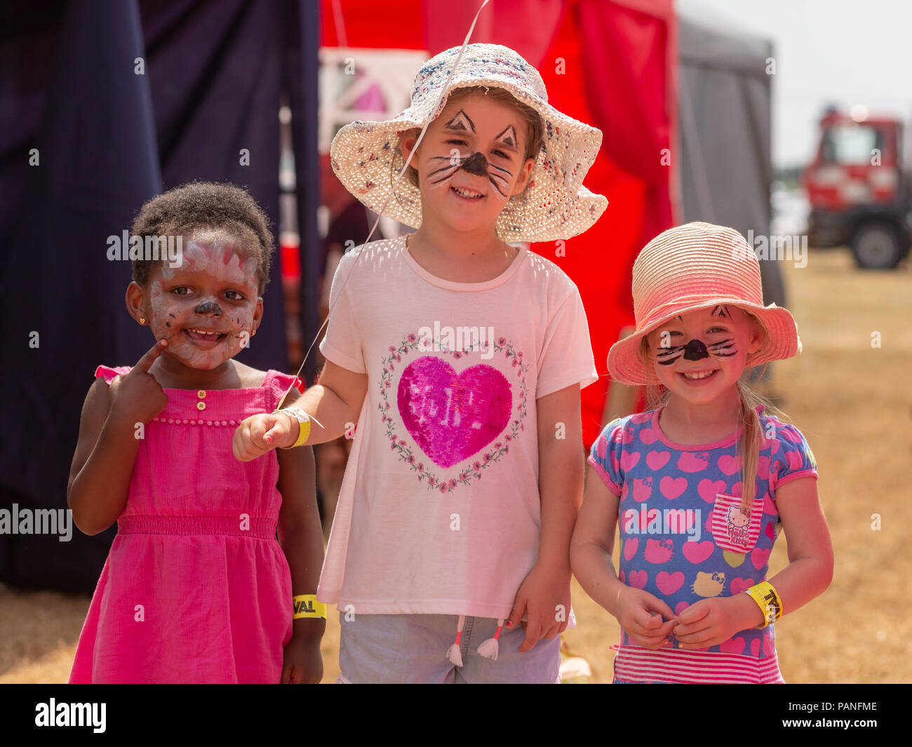 Children smiling faces hi-res stock photography and images - Alamy