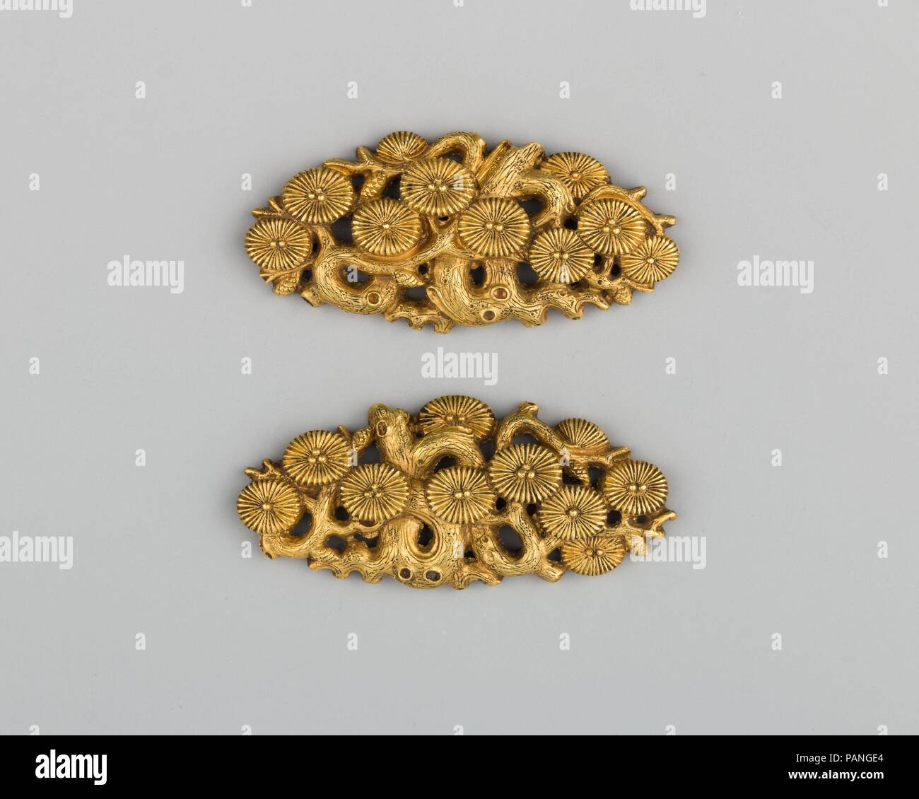 Menuki hi-res stock photography and images - Alamy