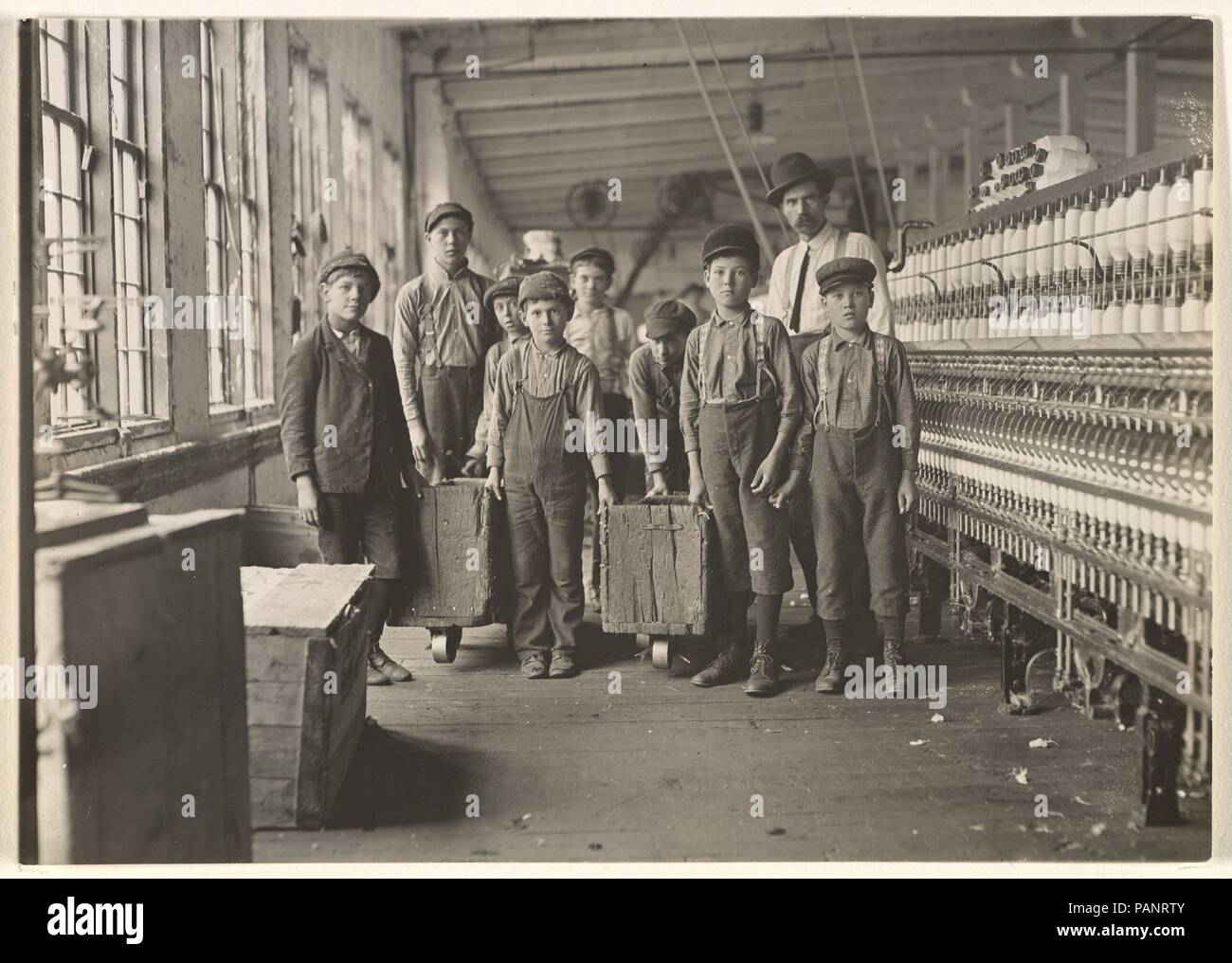 Lewis hine child labor hi-res stock photography and images - Alamy