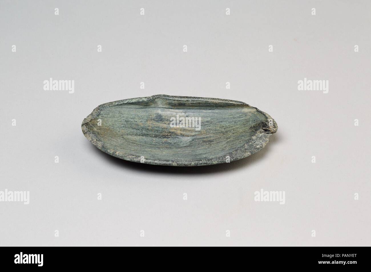 Scribe's paint dish. Dimensions: l. 11.2 xm (4 7/16 in). Dynasty ...