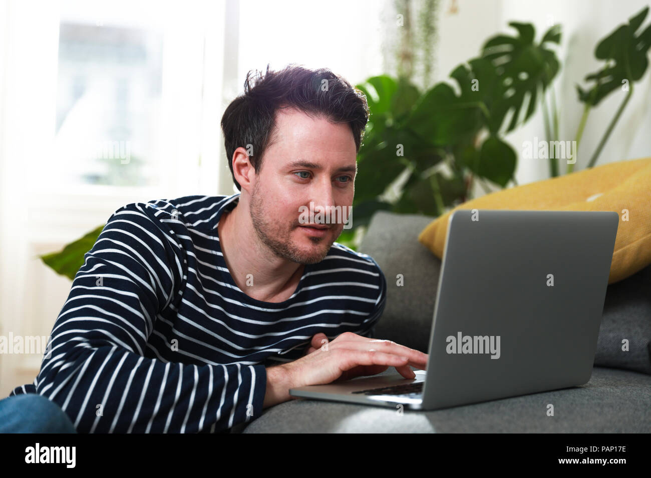 Sit using hi-res stock photography and images - Alamy