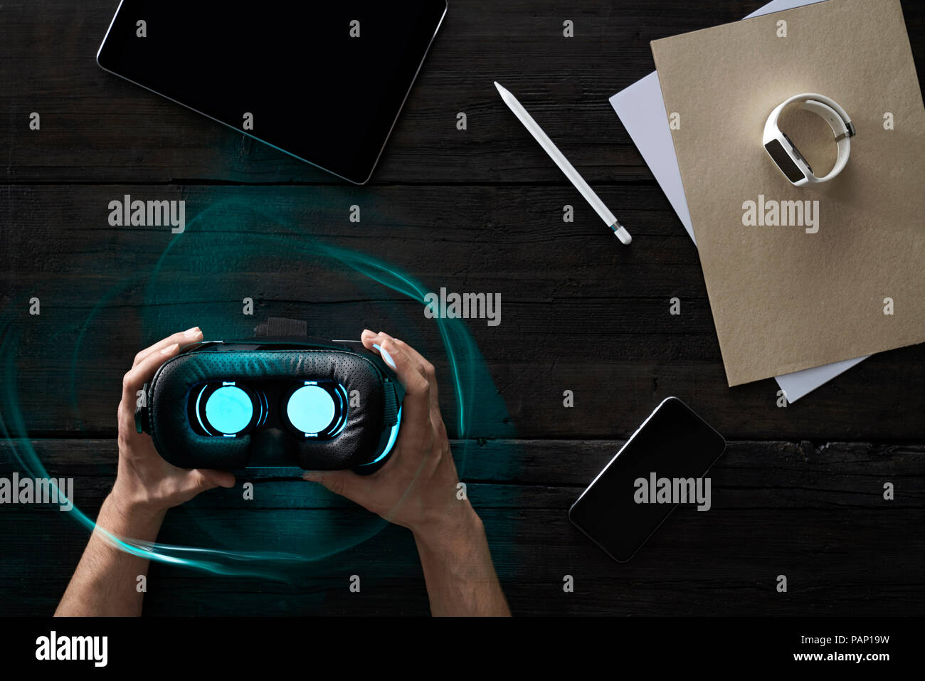 Connecting to portable devices hi-res stock photography and images - Alamy