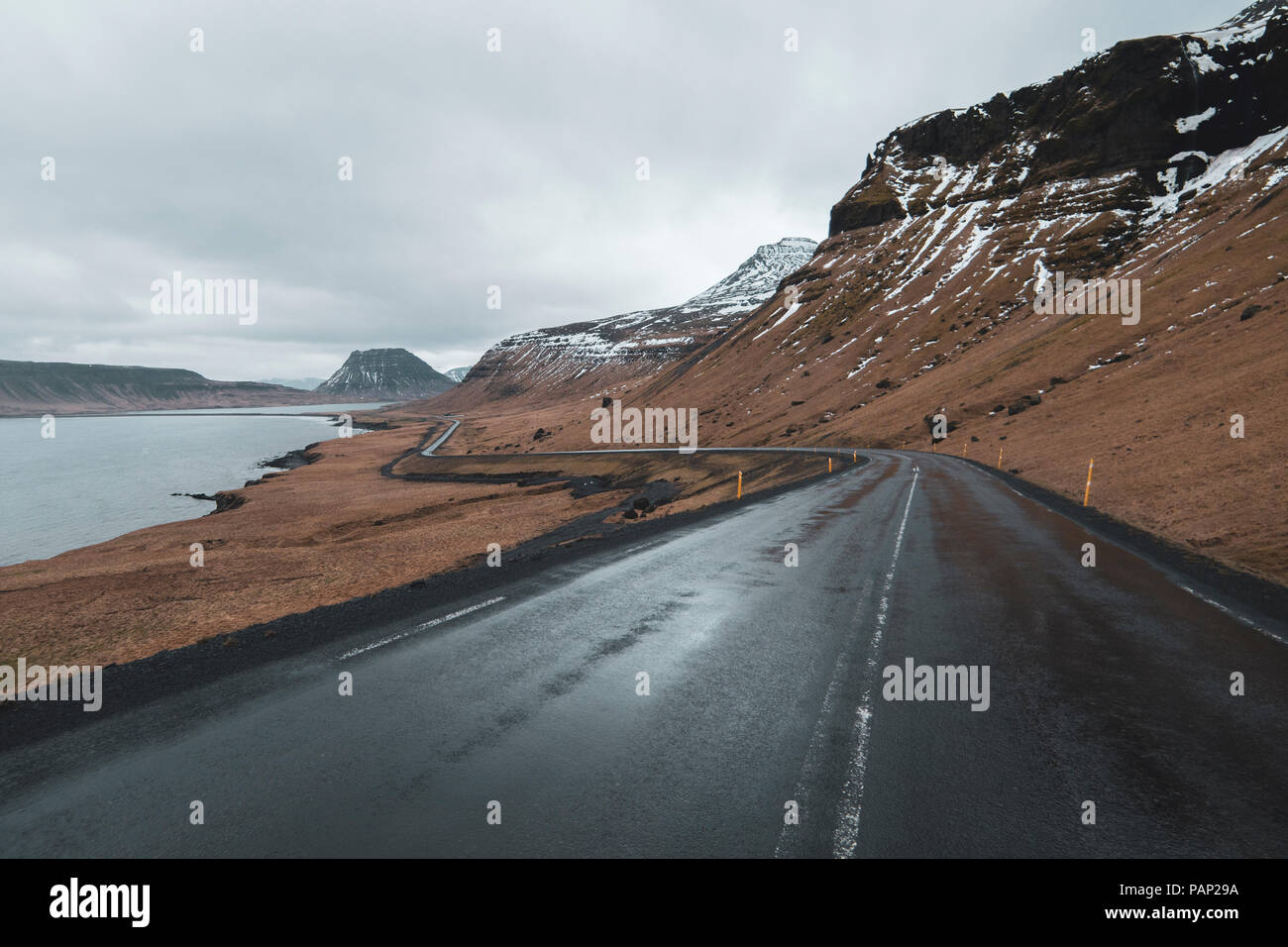 Wet Roads Street Scene High Resolution Stock Photography and Images - Alamy