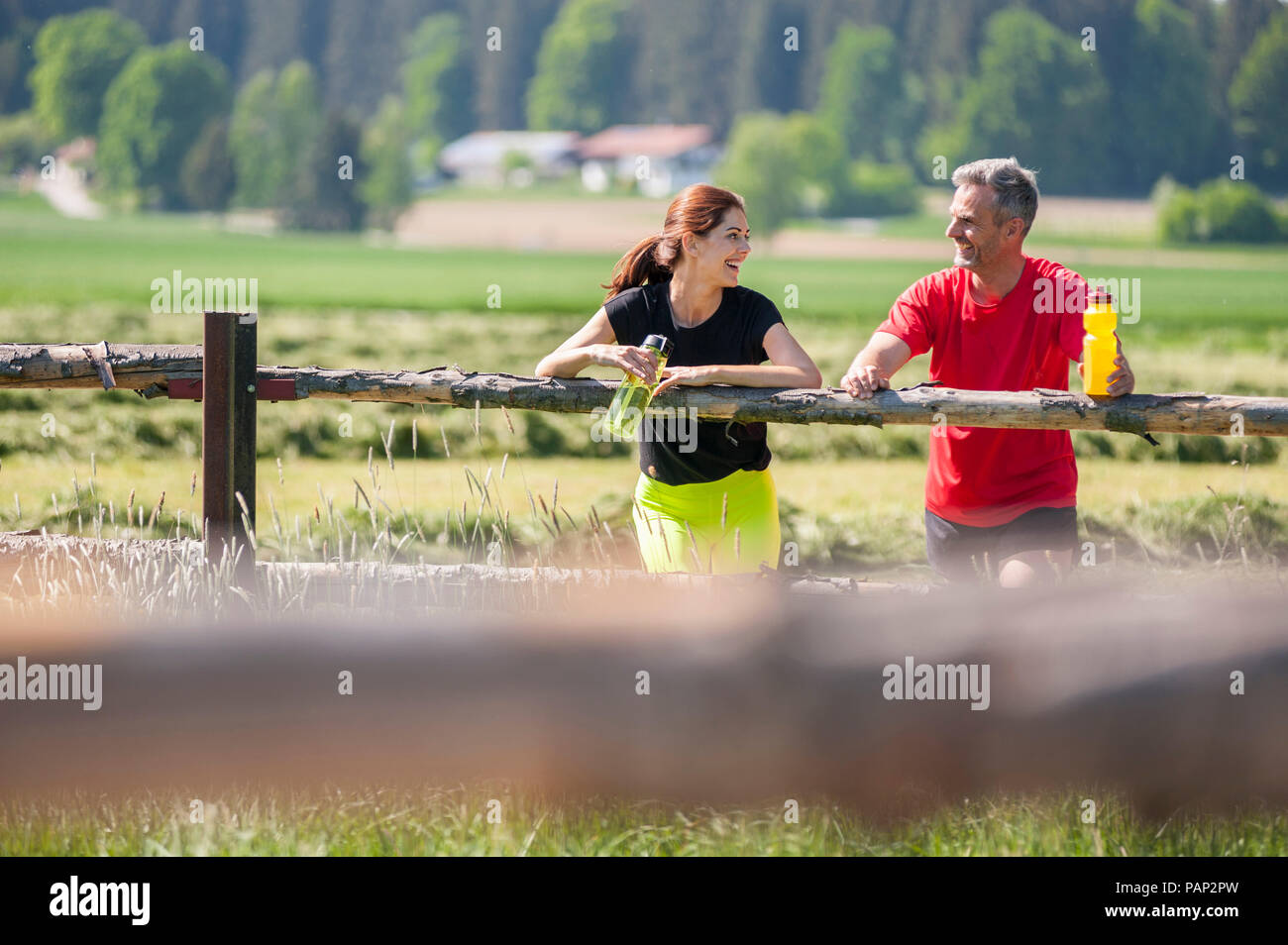 Couple during cooling break Stock Photo - Alamy