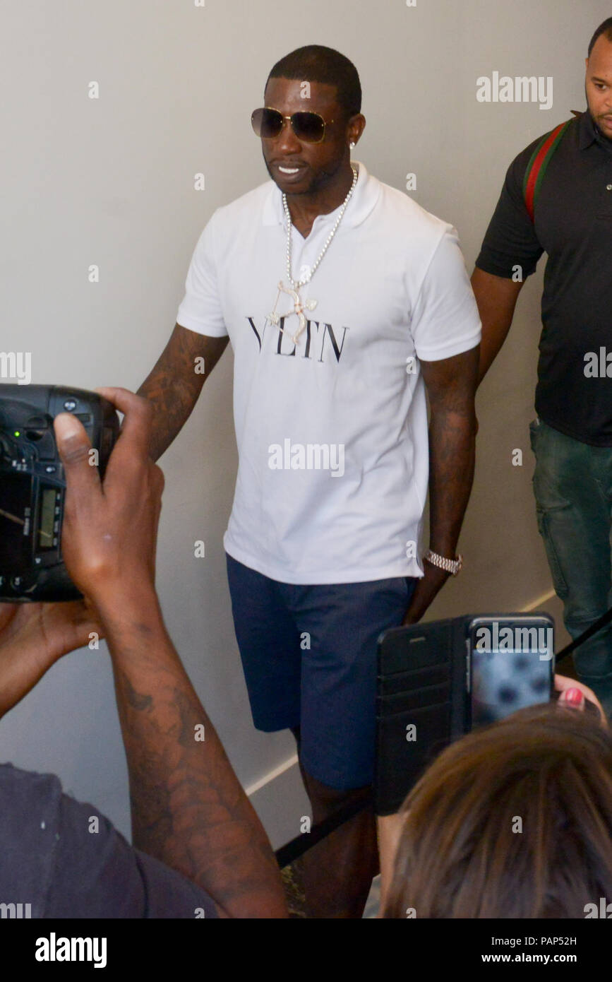World Famous Rapper Gucci Mane Shopping At The Gucci Store on Rodeo ...