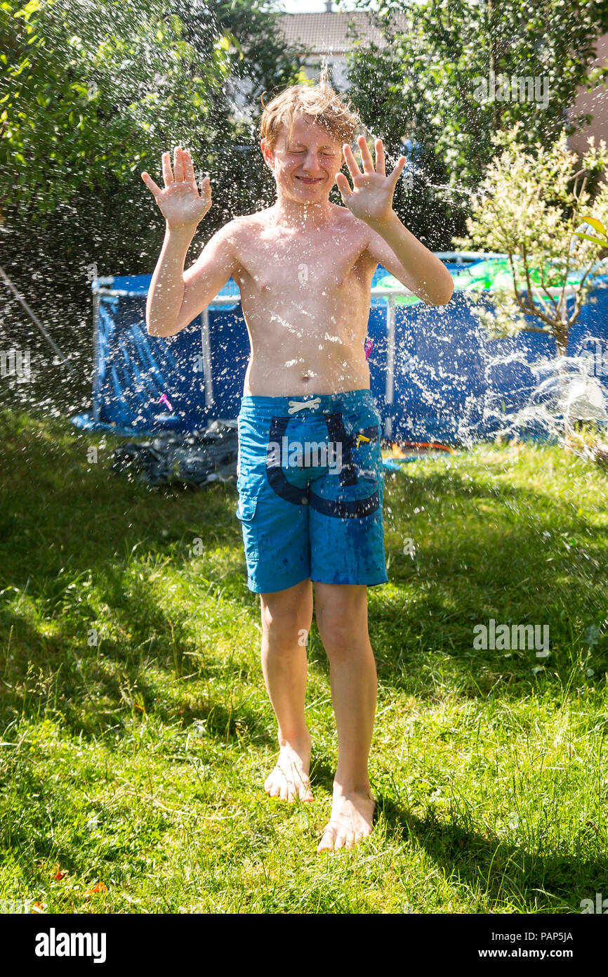 Splashed hi-res stock photography and images - Alamy