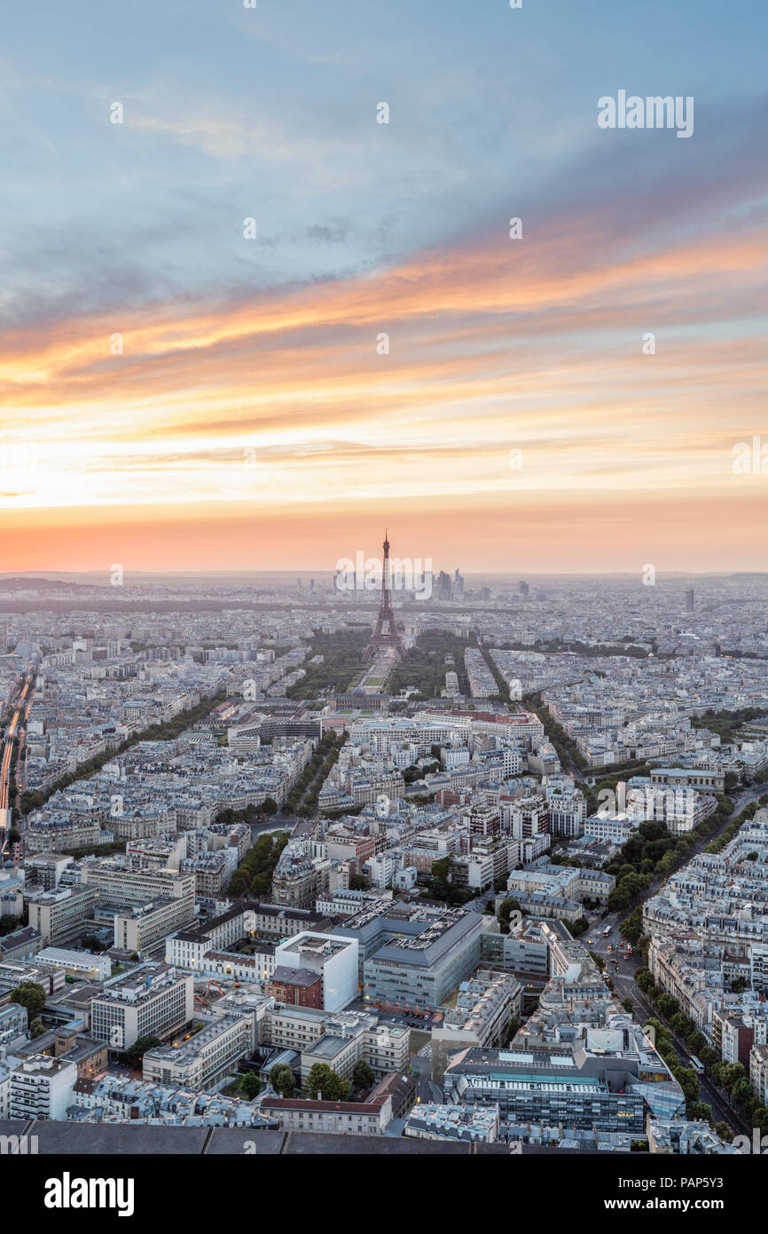 Paris must view hi-res stock photography and images - Alamy