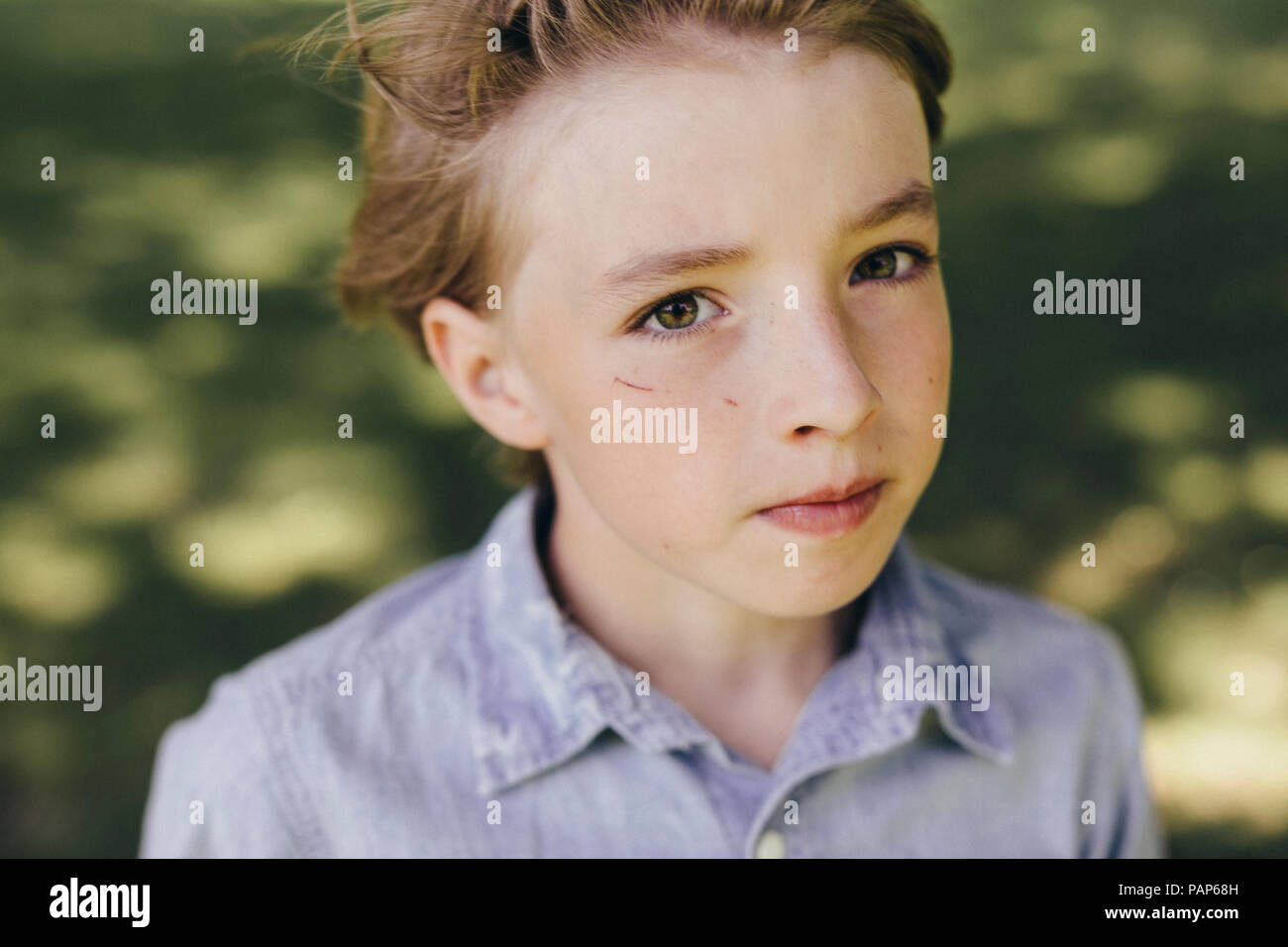 Boy serious portrait hi-res stock photography and images - Alamy