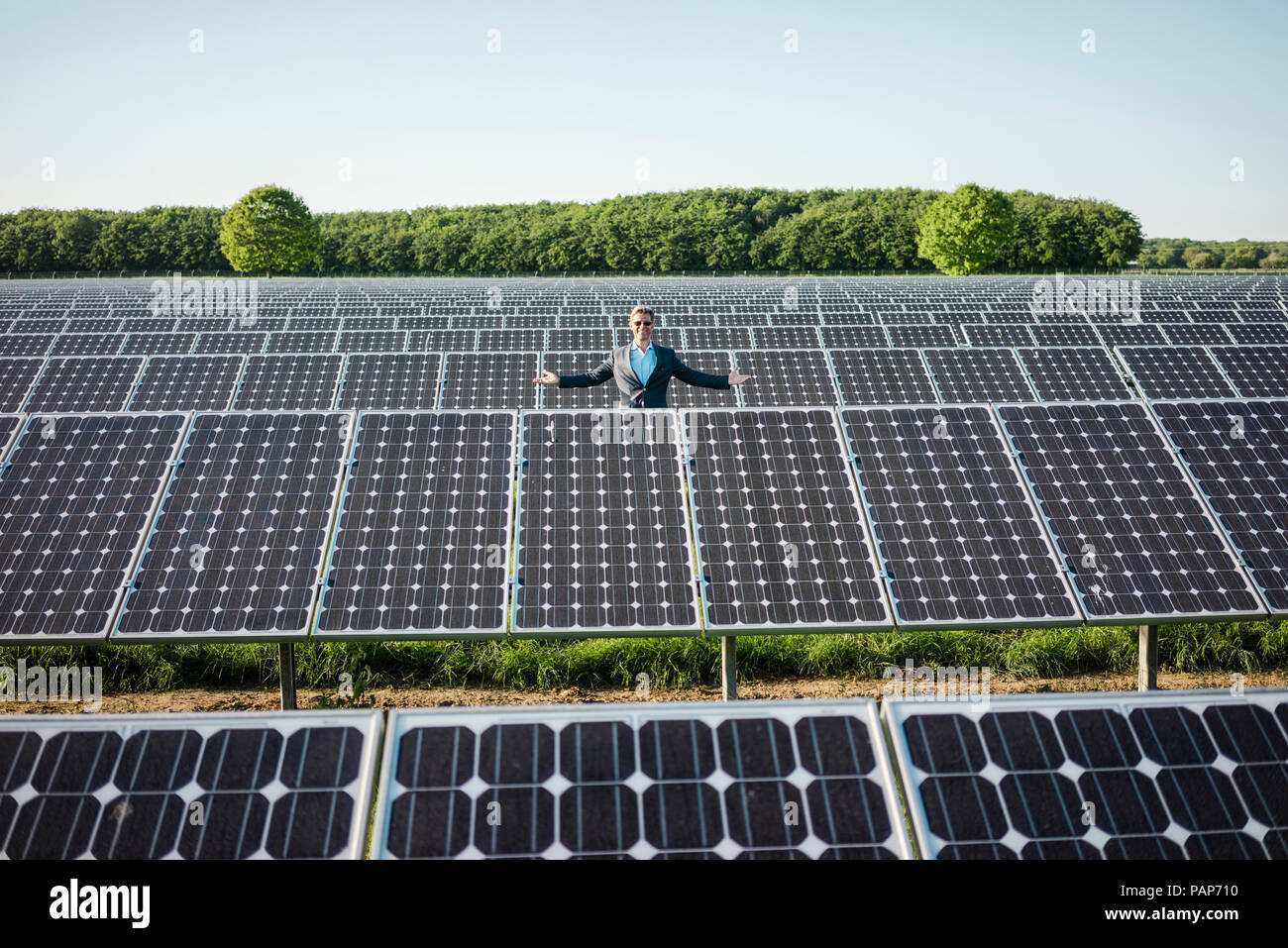 Panel solar hi-res stock photography and images - Alamy