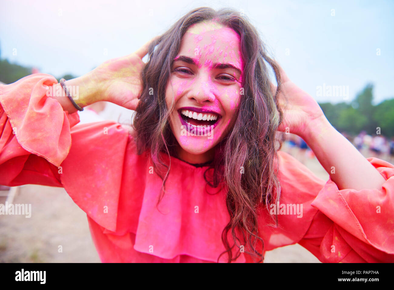 Woman colour powder hi-res stock photography and images - Alamy