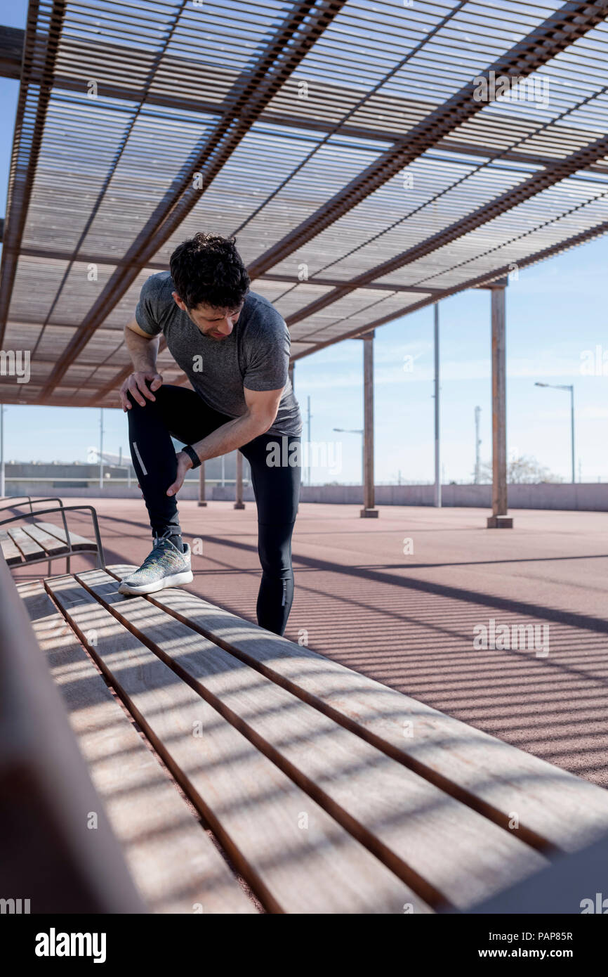 Men shade having hi-res stock photography and images - Alamy