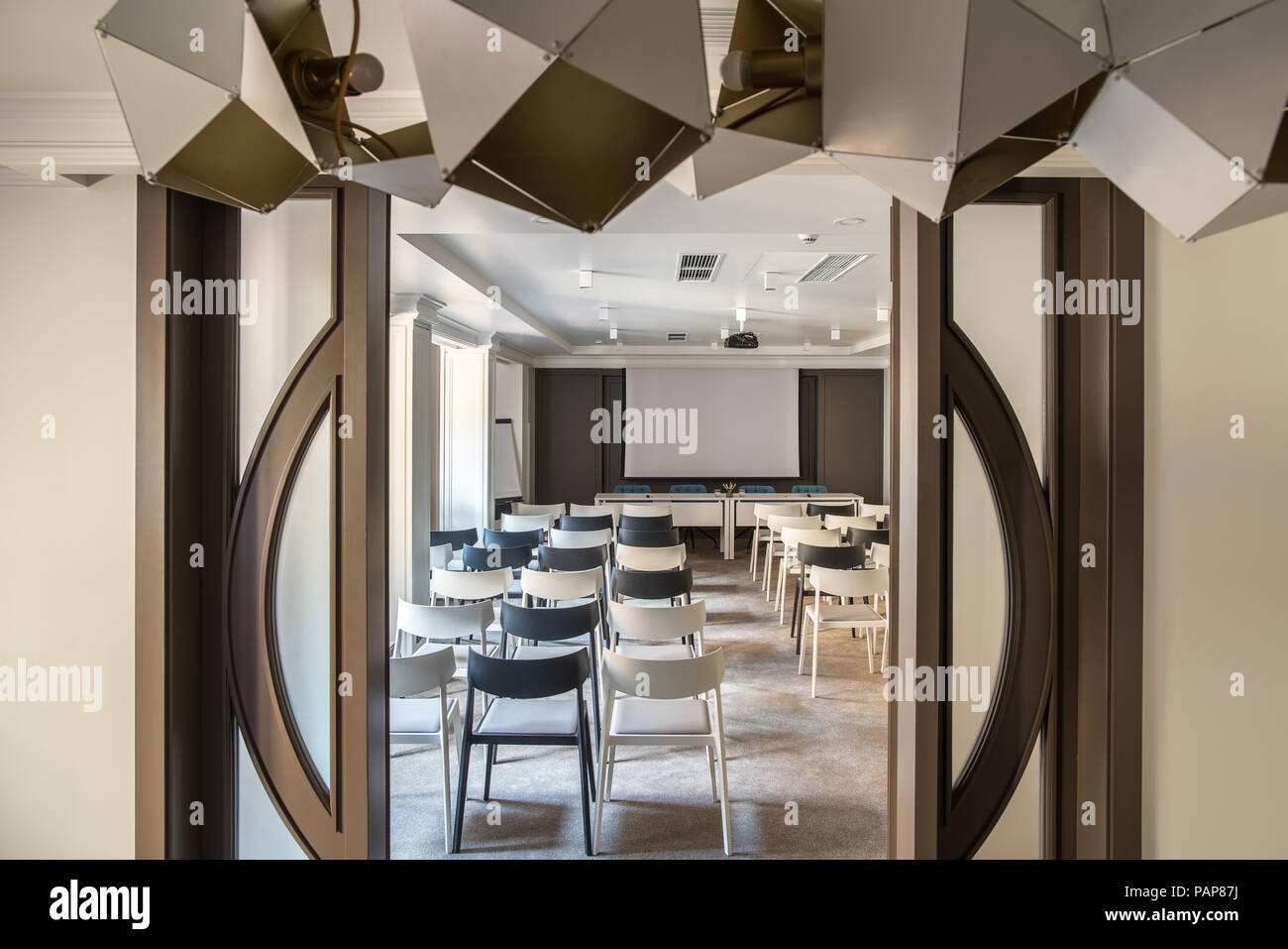 Modern conference hall hi-res stock photography and images - Alamy