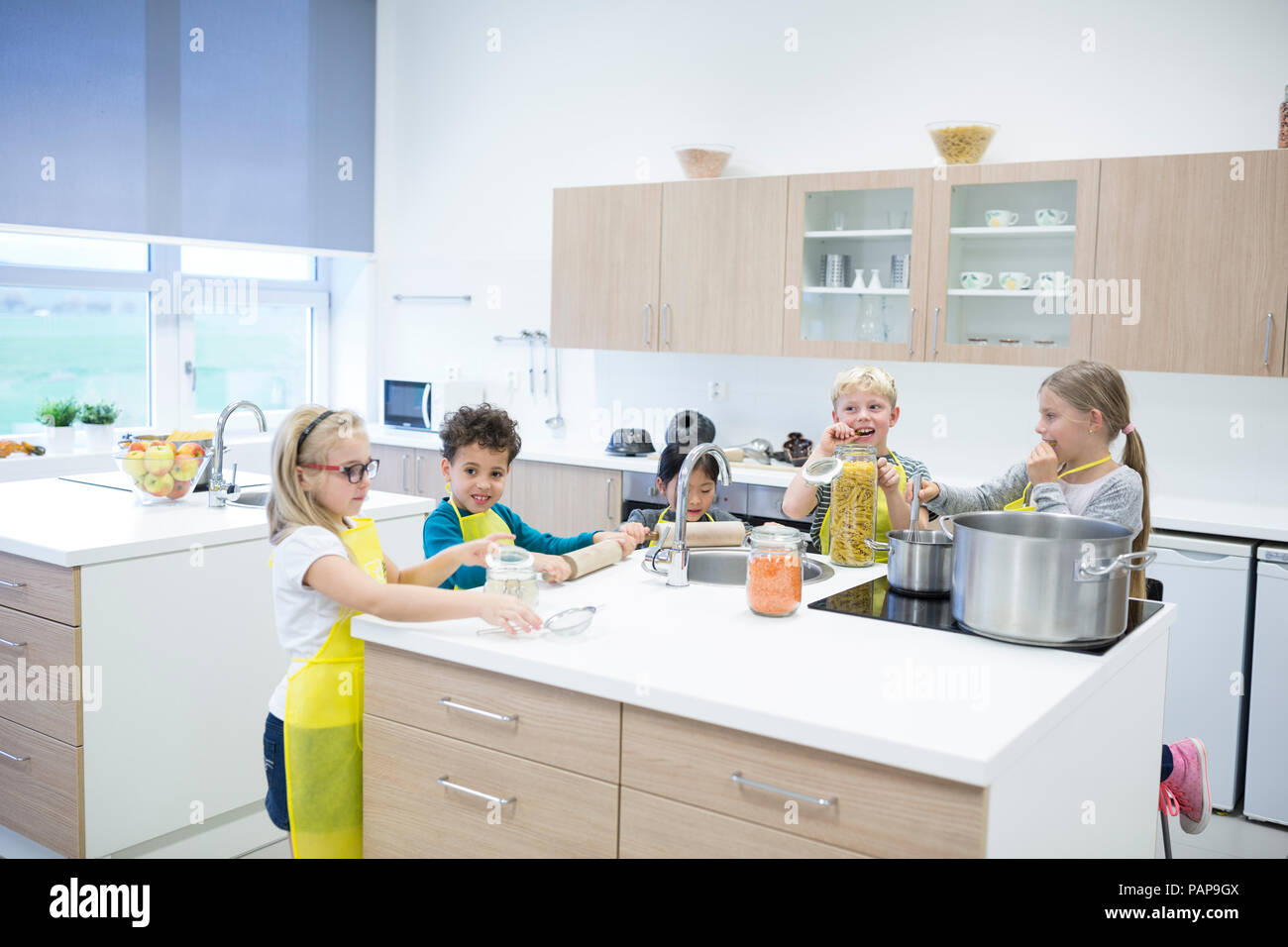 Nutrition class hi-res stock photography and images - Alamy