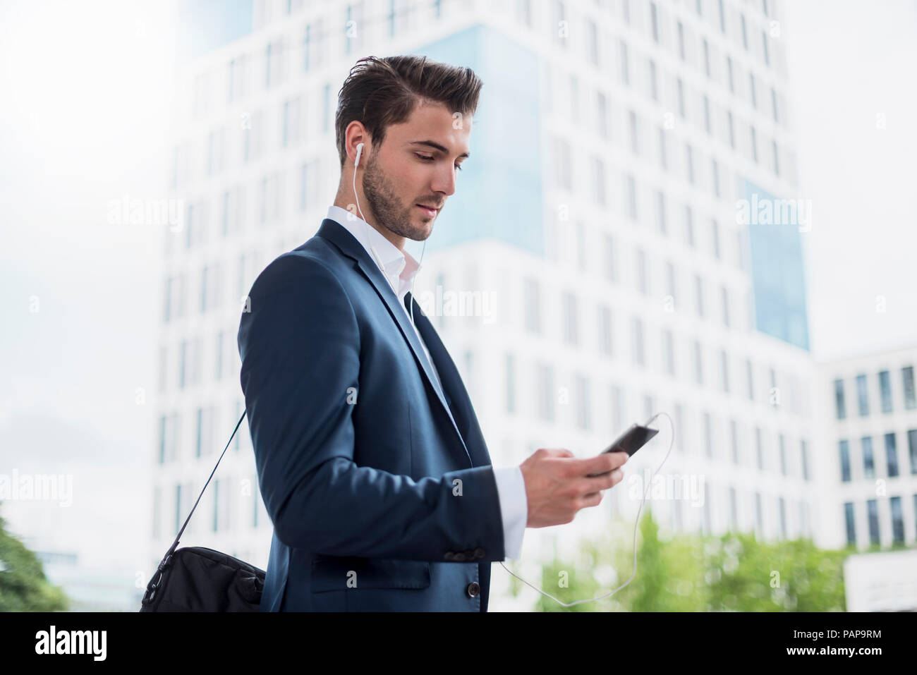 Mobile phone messenger window hi-res stock photography and images - Alamy