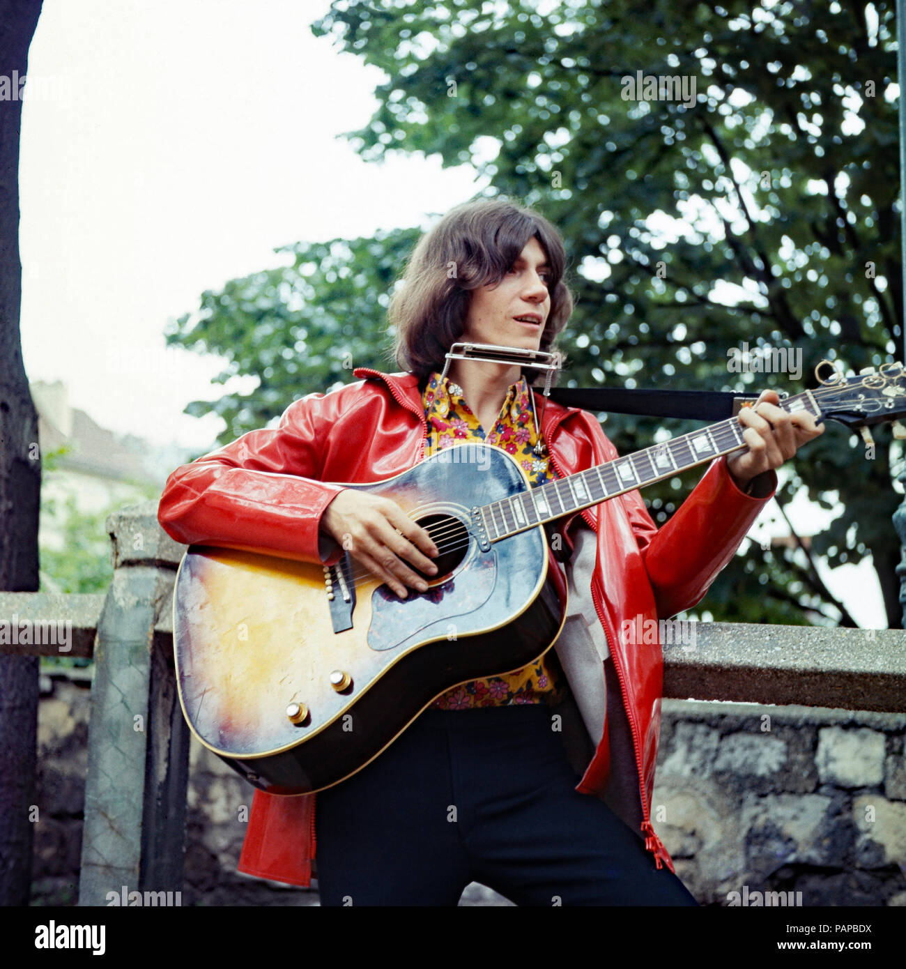 1968 protest france hi-res stock photography and images - Alamy