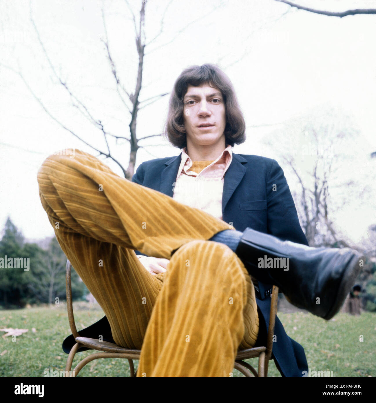 Der französische Schlager- und Protestsänger Antoine im Parc Monceau in ...