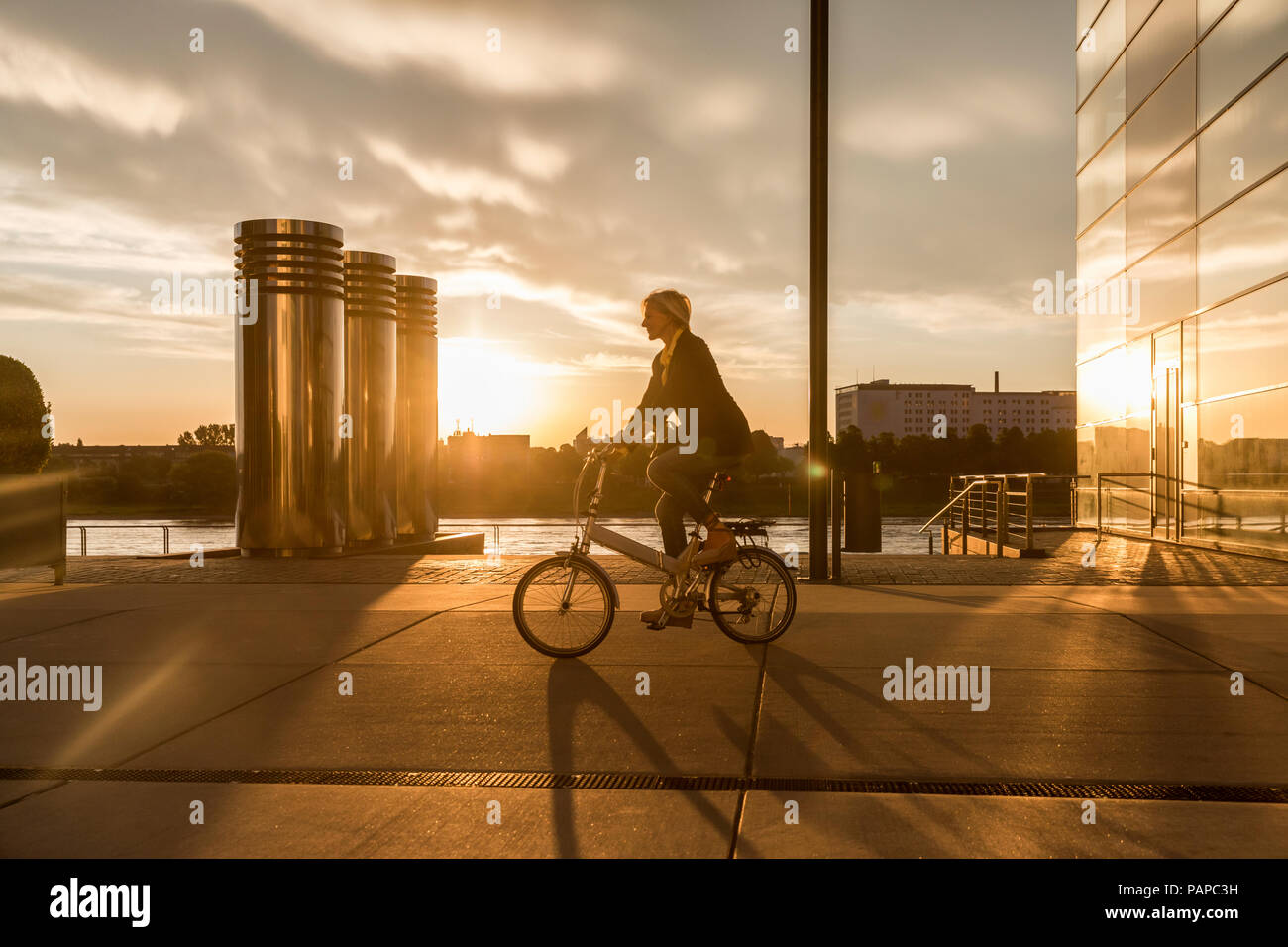 Lens bikes hi-res stock photography and images - Alamy