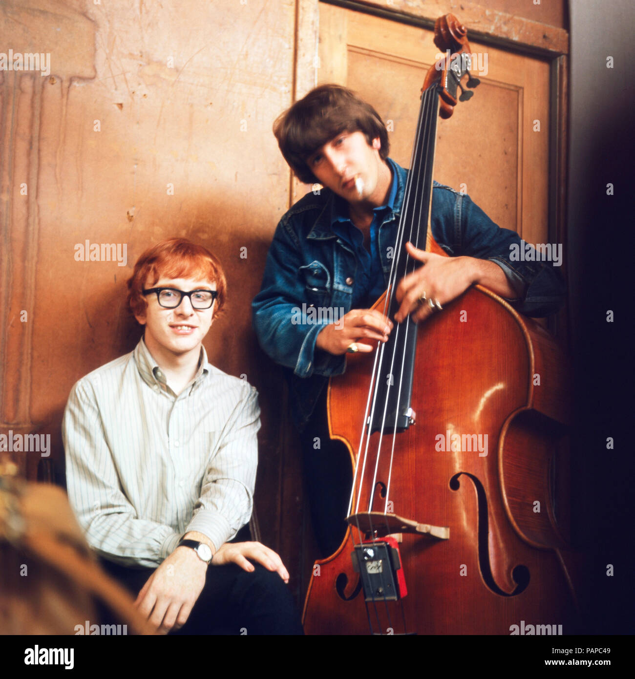 Das britische Popduo Peter & Gordon in Deutschland, 1966. British pop ...