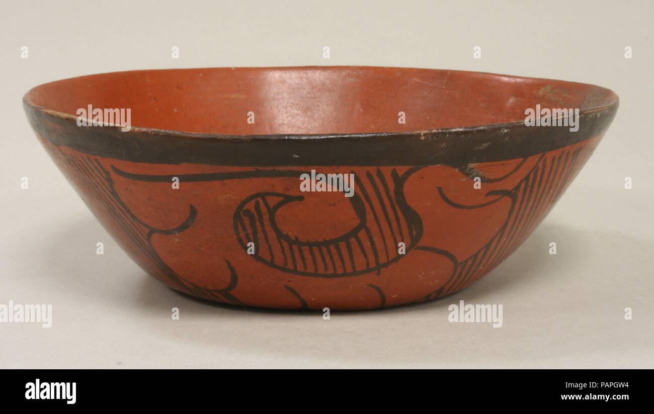 Bowl. Culture: Aztec. Dimensions: H. 2 1/8 x Diam. 6 1/2 in. (5.3x 16.3 ...