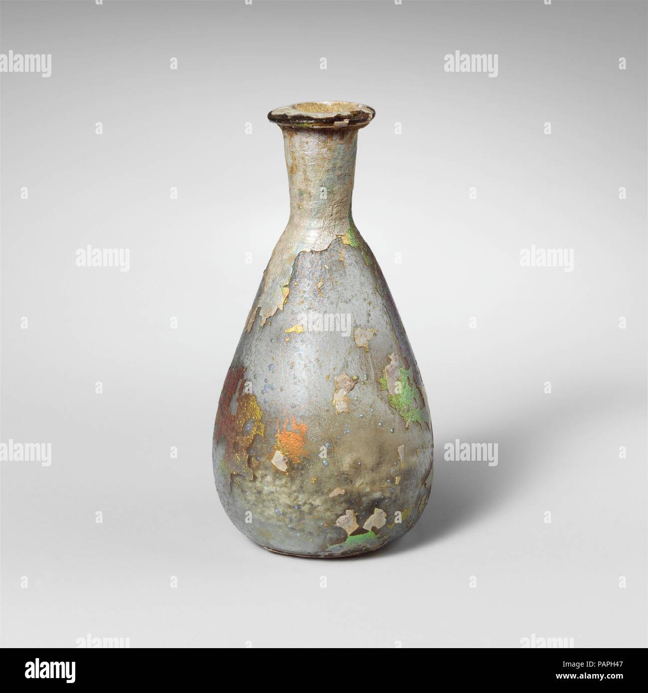 Body shaped perfume bottles hi-res stock photography and images - Alamy