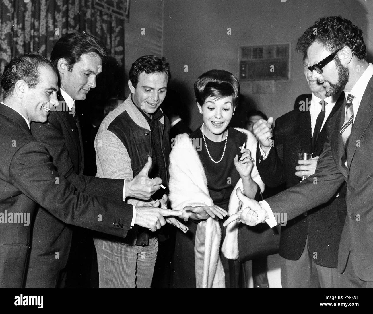 Gordon mitchell hi-res stock photography and images - Alamy