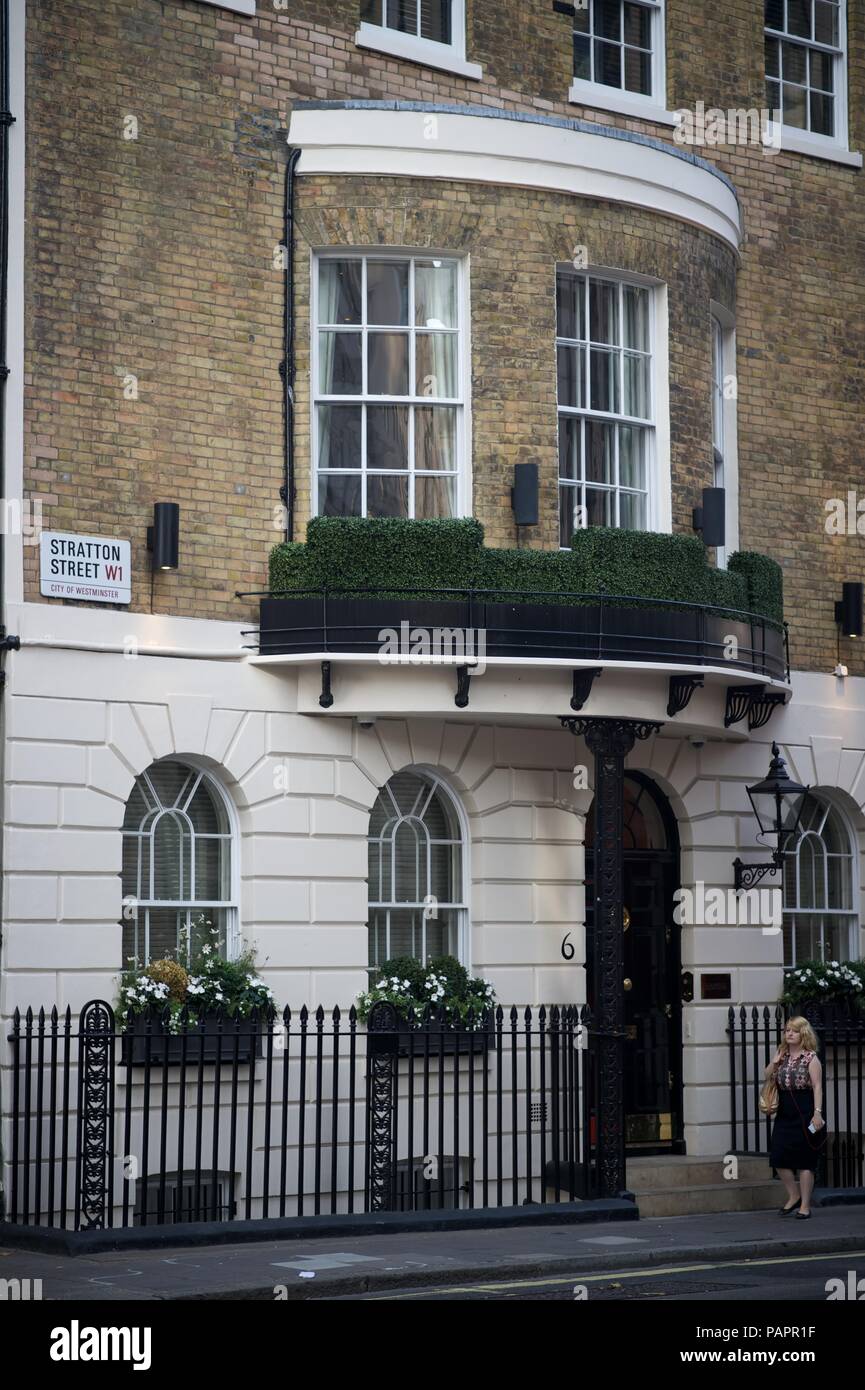 Berkeley Square, London Stock Photo - Alamy