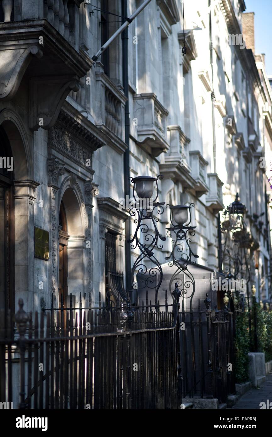 Berkeley Square, London Stock Photo - Alamy
