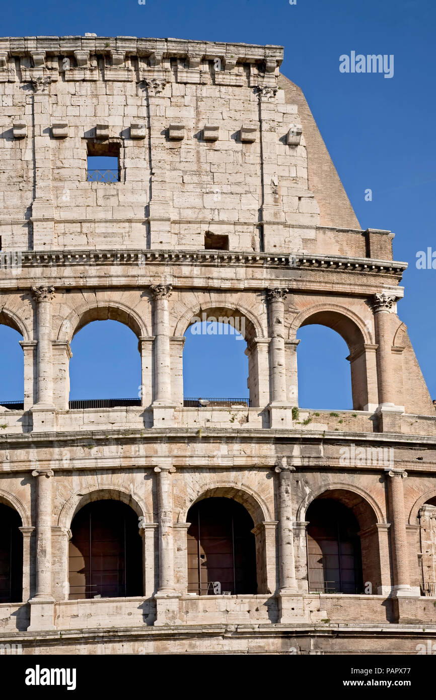 Colosseum rome colosseo vertical hi-res stock photography and images ...