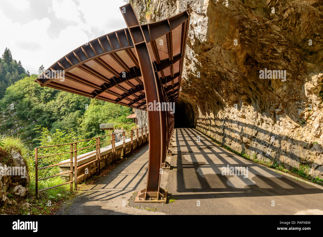 Falling stones hi-res stock photography and images - Alamy